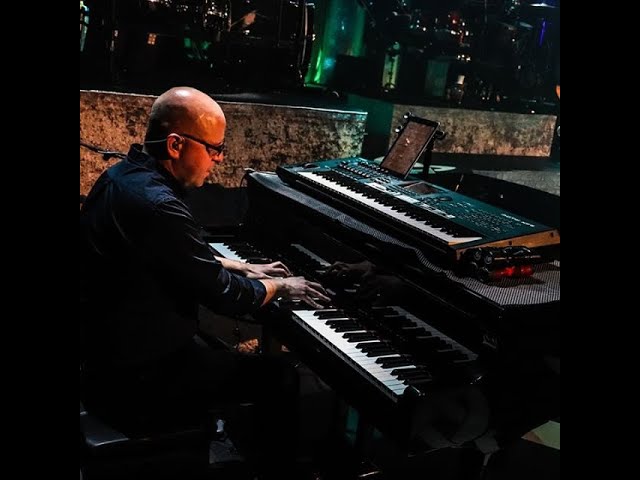 #MeetTheBand – Lloyd Butler, Pianist – iTV.ie