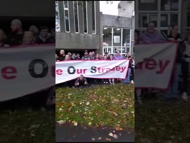 Stradey Park family outside court supporting arrested brothers – iTV.ie