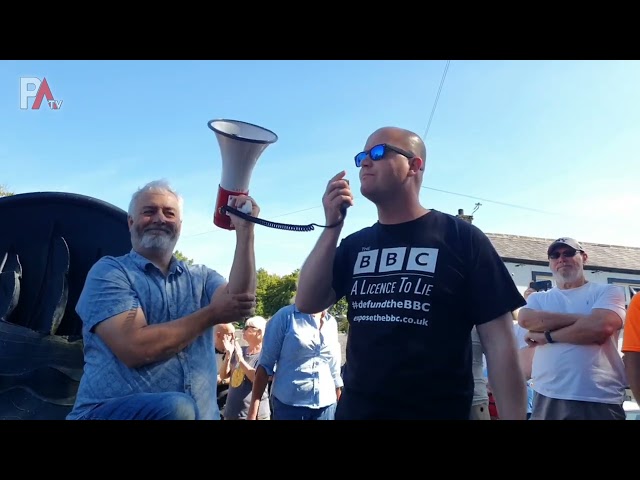 James Costello speaks at hotel demo in Standish, Wigan – iTV.ie