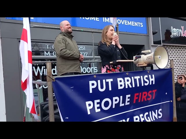 Laura Towler addressing the tards in Long Eaton – iTV.ie